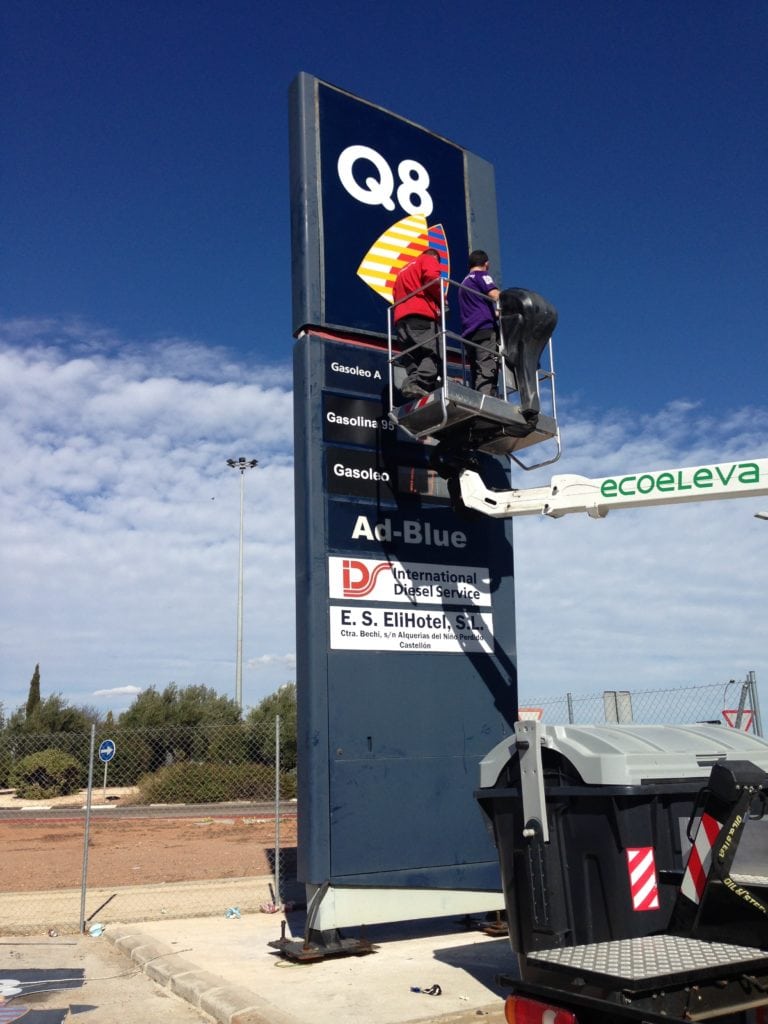 Tótems Publicitarios - Pídenos Presupuesto sin compromiso